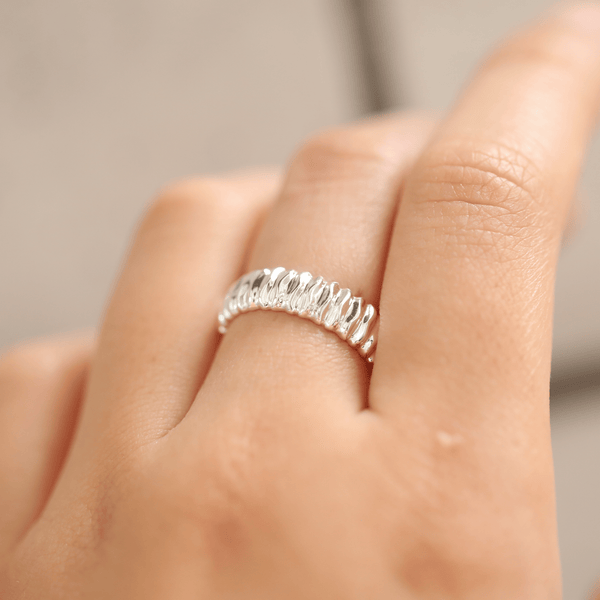 Ripple Ring (5mm) - Sterling Silver – HanJi Jewelry
